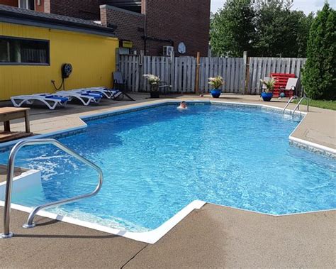 Complexe Hotelier Escoumins Au 201 2025 Prices And Reviews Les