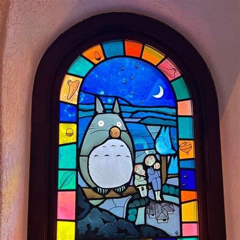 我一直很好奇，飛行時開飛航模式這件事。每次上飛機前，在排隊登機驗機票和護照時，我就會趕快把訊息傳出去，然後乖乖轉成飛航模式。 可是，已經不止一次看到有人在飛行途中還在滑手機，先聲明當時的飛機