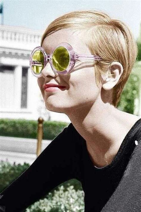 Pin By Ichi On Twiggy Twiggy Short Pixie Haircuts Womens Haircuts