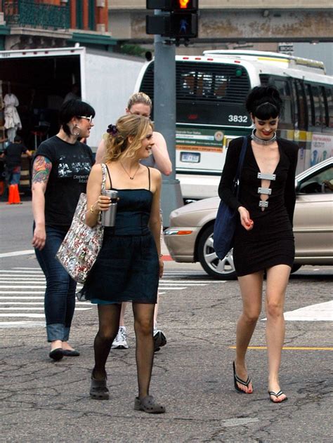 Krysten Ritter Feetforum