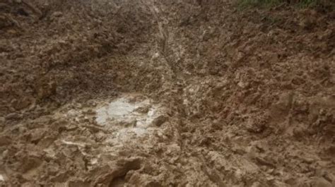 Proyek Jalan Alue Gadeng Alue Punti Terbengkalai