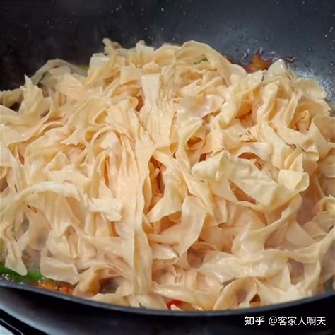 豆腐皮怎么炒好吃家常菜做法炒干豆腐皮的绝妙食谱脆鲜美味 知乎