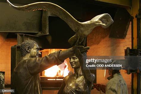 Princess Diana Harrods Photos And Premium High Res Pictures Getty Images