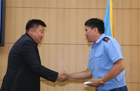 Сүхбаатар дүүрэг шагналын мөнгөө ОБЕГ т хандивлалаа