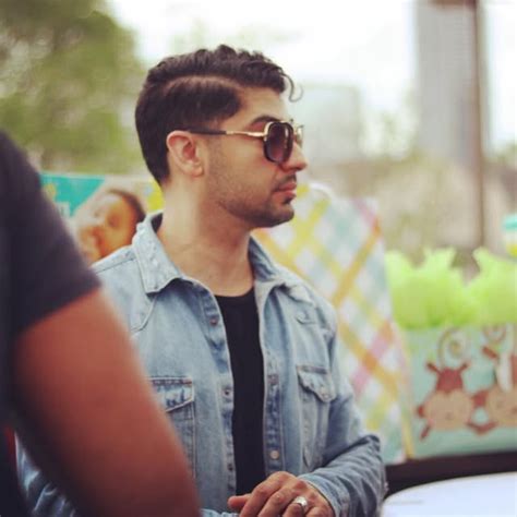 Alireza Oftadeh Reza Lution • Threads Say More