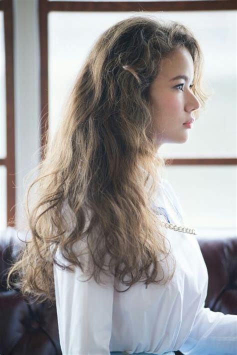 ไอเดียแจ้งเกิด ทรงผมยาวดัดลอน ให้อิมเมจสวยชวนฝันแบบสาวโบราณ Ladyissue เว็บรีวิวเครื่องสำอาง