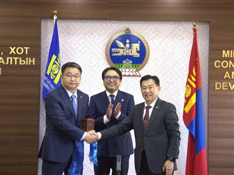 Хот байгуулалт барилга орон сууцжуулалтын сайд Ж Батсуурь тамгаа гардан авлаа Isee Mn