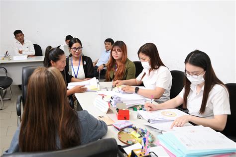 រូបភាពសកម្មភាពនៃការទទួលពាក្យសុំចុះបញ្ជីគណបក្សនយោបាយឈរឈ្មោះបោះឆ្នោត និងបញ្ជីបេក្ខជនឈរឈ្មោះ