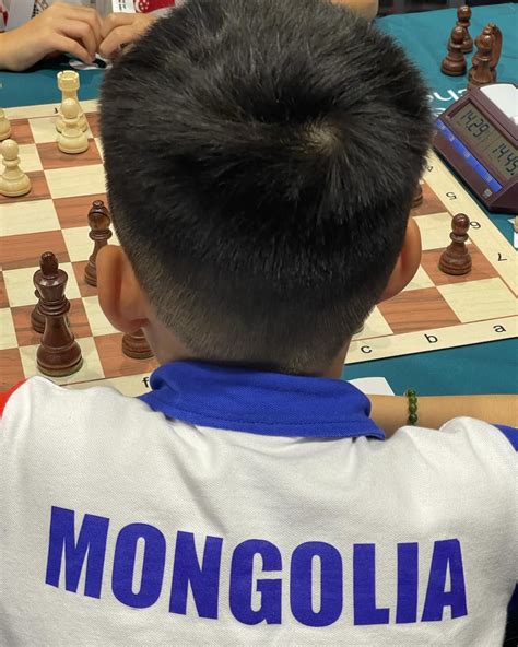 Э Хүслэн шатрын өсвөрийн Азийн АШТ ээс мөнгөн медаль хүртлээ