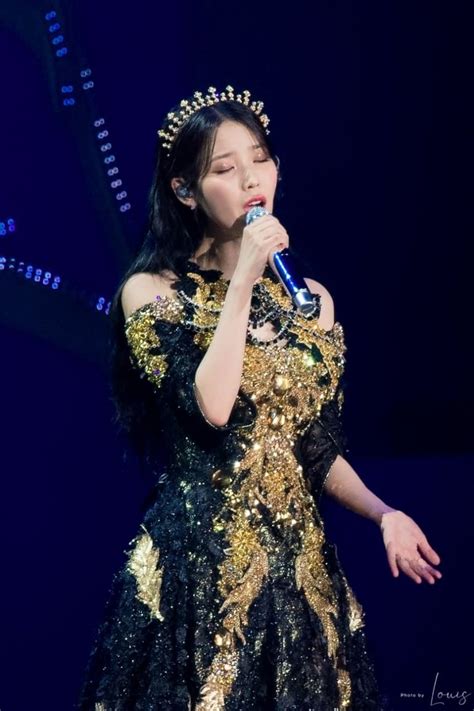 아이유 콘서트 사진