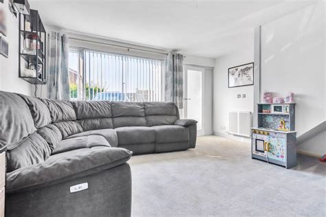 Pittsfield Cricklade Sn6 6aw 3 Bed Semi Detached House £350000