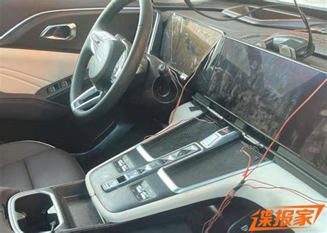 中控三个屏幕 哈弗枭龙max内饰谍照曝光 搜狐汽车 搜狐网