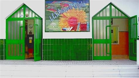 Una Adolescente Onubense Sobrevive A Una Caída Desde Un Cuarto Piso