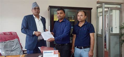 कमला नदीमा नियमविपरीत नदीजन्य पदार्थ उत्खन्न रोक्न माग गर्दै प्रशासनलाई