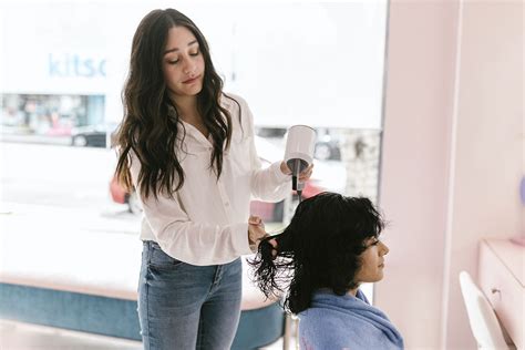 Місячний календар стрижок на вересень 2022