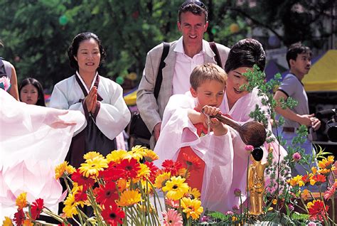 관불하는 외국소년 사진자료실 연등회