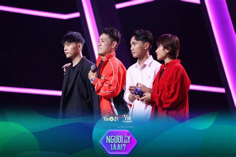 Lần đầu tiên tại Người Ấy Là Ai Hai anh em sinh đôi là LGBT