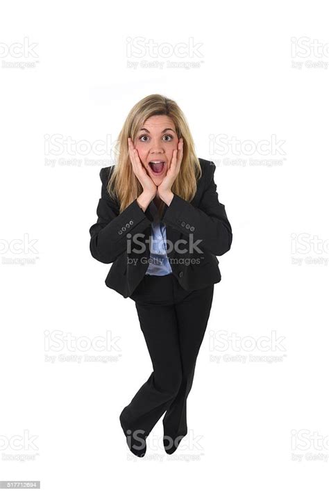 매력적이고 행복함 여성사업가인 위장하여 흥분된다 미소 깜짝이야 충격 경영자에 대한 스톡 사진 및 기타 이미지 경영자 귀여운 금발 머리 Istock