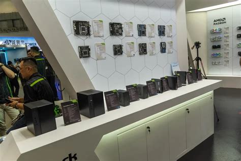 【computex 2024 巡禮】asrock Intel Amd Next Gen 主機板人才輩出、賽車模擬器和周邊新品現時體驗