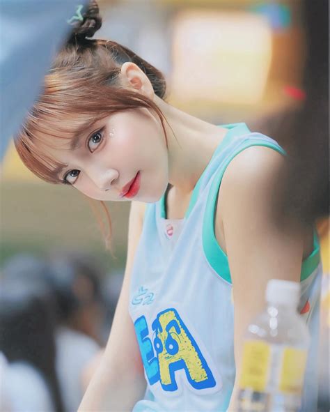 林夏蕾 林夏蕾 Added A New Photo