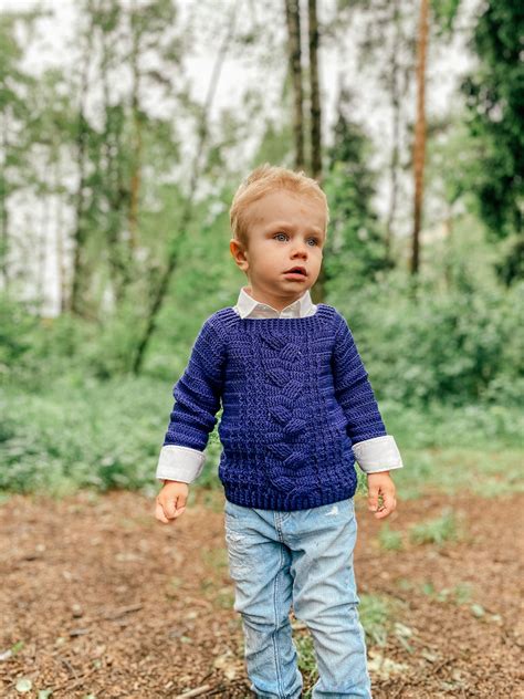 Вязаный свитер