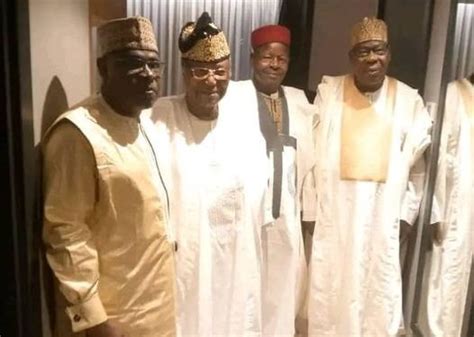 Crise Bénin Niger Yayi Et Soglo Explorent Avec Danciens Présidents