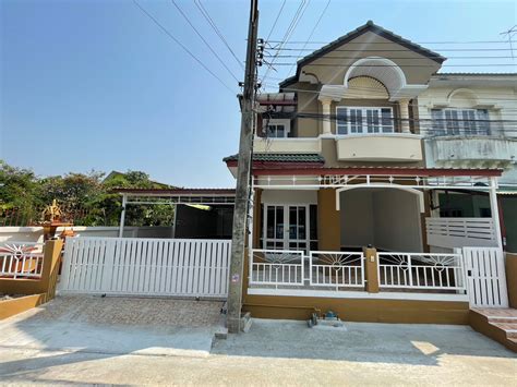 ขายทาวน์เฮ้าส์หลังใหญ่ สวยสไตล์บ้านเดี่ยว ถนนเทพารักษ์ ซอยมังกร หมู่บ้านลัลลี่วิลล์ โครงการหรู