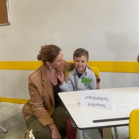 ფოტოები ირინა ონაშვილი ზურა ჯაფარიძე გოგოლა კალანდაძე თათია შარანგია რომელი ცნობილი