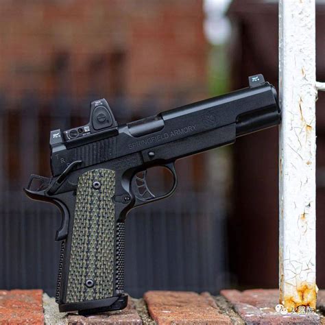 【经典枪械摄影】最美的枪献给最爱它的你