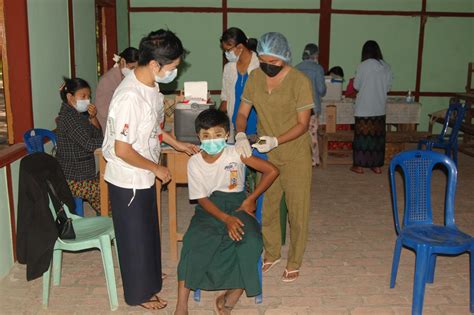 တံတားဦးမြို့နယ် အသက် ၁၂ နှစ်အထက် ကျန်ရှိသည့် ကျောင်းသား ၊ ကျောင်းသူများအား ကိုဗစ် ၁၉ကာကွယ်ဆေး