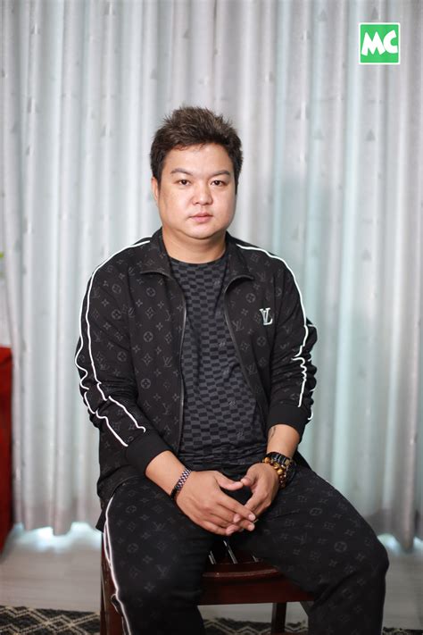 အမရာ အတွက် ငွေပဒေသာပင် ဝတ်စုံ ဖန်တီးပေးခဲ့သူ