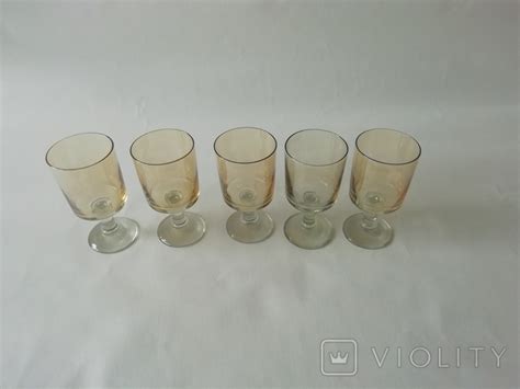 Старовинні келихи з жовтого скла 113117359 купити Violity