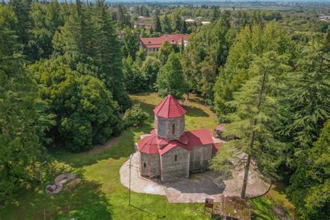 წმინდა ნიკოლოზის სახელობის ტაძარი Georgian Travel Guide