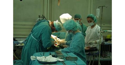 Съпругът на Илияна Йотова ще оперира дупнишки БСП лидер