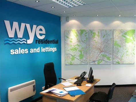 Wall And Post Mounted Signs Bishops Stortford First Signs And Labels