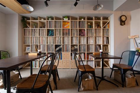Café Accha（カフェ・アチャ）のlpレコード収納棚 壁一面の本棚 奥行350mm Shelf No86 マルゲリータ