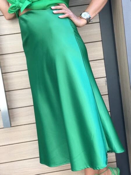 Сатенирана пола в зелено — Vizia Store