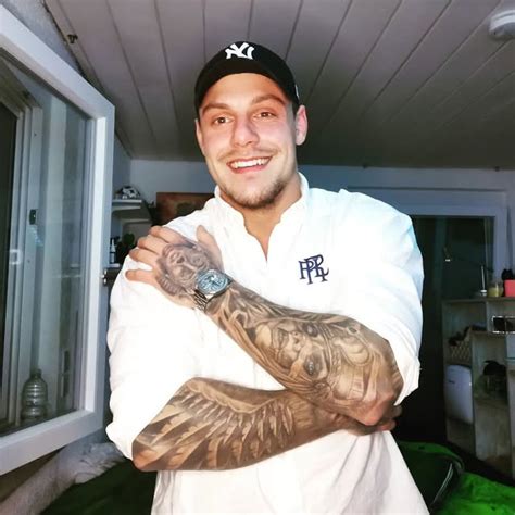 Tristan Heydrich Tristan Heydrich • Threads Say More