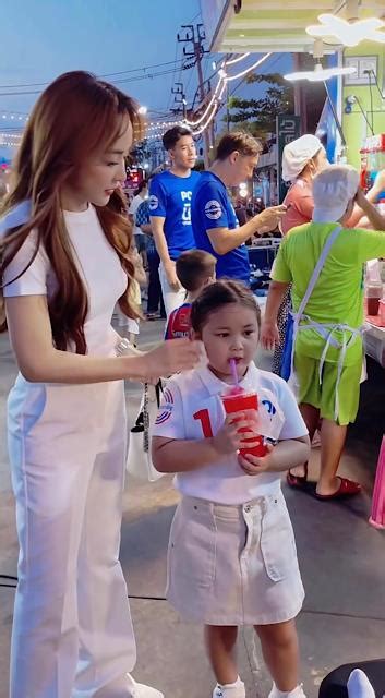 “เป้ย ปานวาด” พาลูกๆเดินสายช่วย “ป็อป” หาเสียง