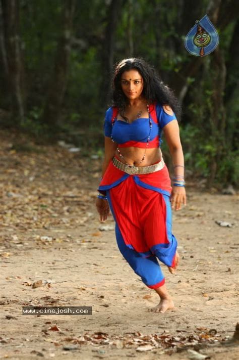 Shweta Menon Spicy Stills Photo Of