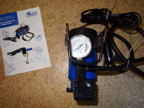 Компрессор KRAFT KT 800034 ECO V-35L, 35 л/мин в сумке, 3 насадки ...