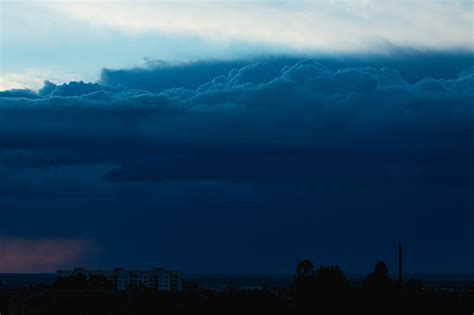 하늘에 구름 썬더 클라우드 기후의 변화 수평선 비 다양한 기상 조건 계절 0명에 대한 스톡 사진 및 기타 이미지 0명 경관 관측소 Istock