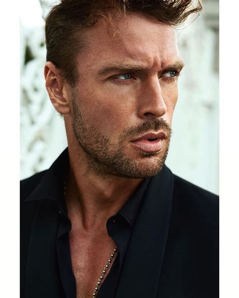 Dora Fuar Hostesi Hostes Ajansı Stand Hostesi Model Ajans Bayan Hostes