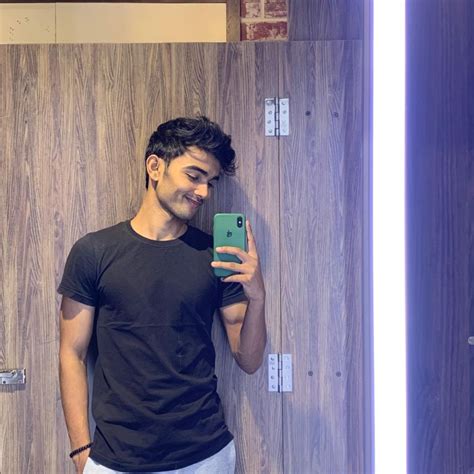 Raunak Verma On Linkedin Mirrormoment Selfreflection Confidence Ownyourstory Youvsyou