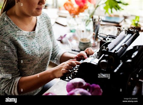 Woman Journalist Typewriter Hi Res Stock Photography And Images Alamy
