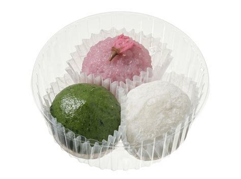 1個当たり100円以下セブン春の三色こもちがコスパ抜群です春の和スイーツおすすめ2種 2024年2月28日から新発売セブン イレブンの