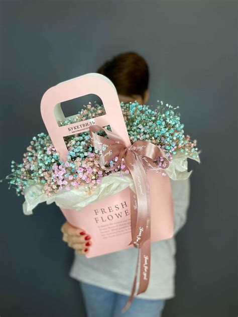 Сумочка с гипсофилой артикул F1223482 5700 рублей доставка по городу Flawery доставка