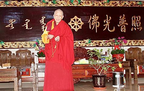 内蒙古藏传佛教格鲁派高僧老布曾西日布葛根圆寂，世寿96岁 凤凰网