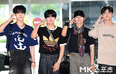 김우석 히카리 홍성민 히카루 ‘귀여운 볼 하트 [mk포토] Mk빌리어드