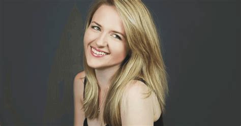 Solo Singer Serena Gecko Live